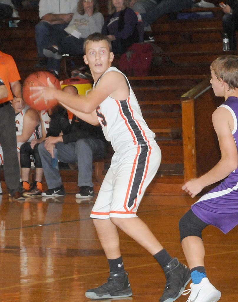 EA wins one, loses one to Mound City - Farmer Publishing