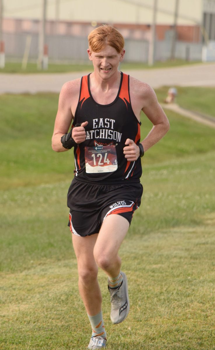 EA runners compete at Benton - Farmer Publishing