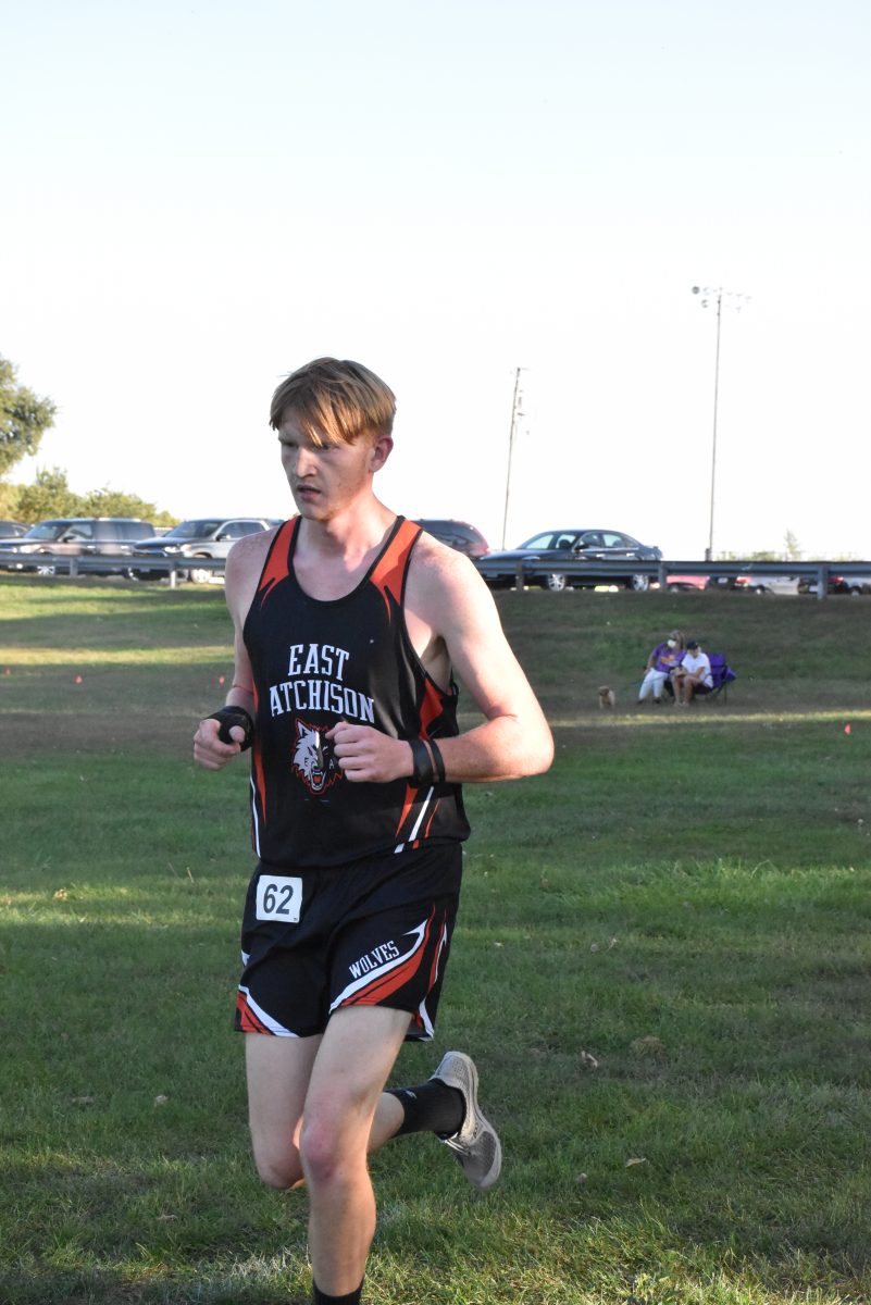 Blue Jays and Wolves compete in Mound City Cross Country Invitational ...