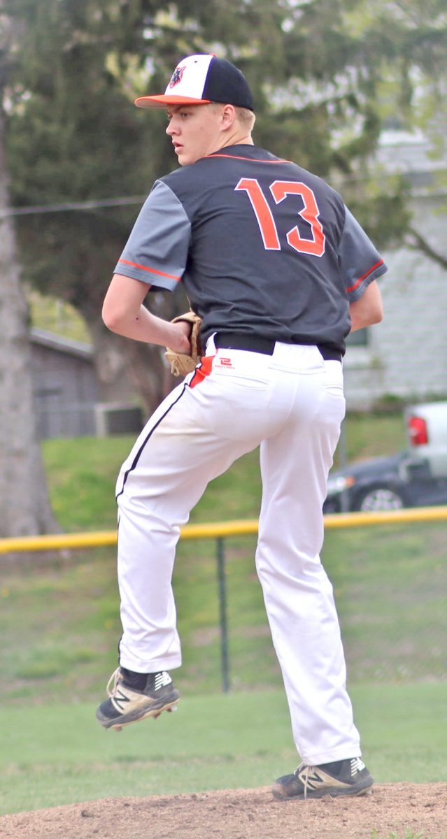 EA Wolves go 1-1 with Bishop LeBlond - Farmer Publishing