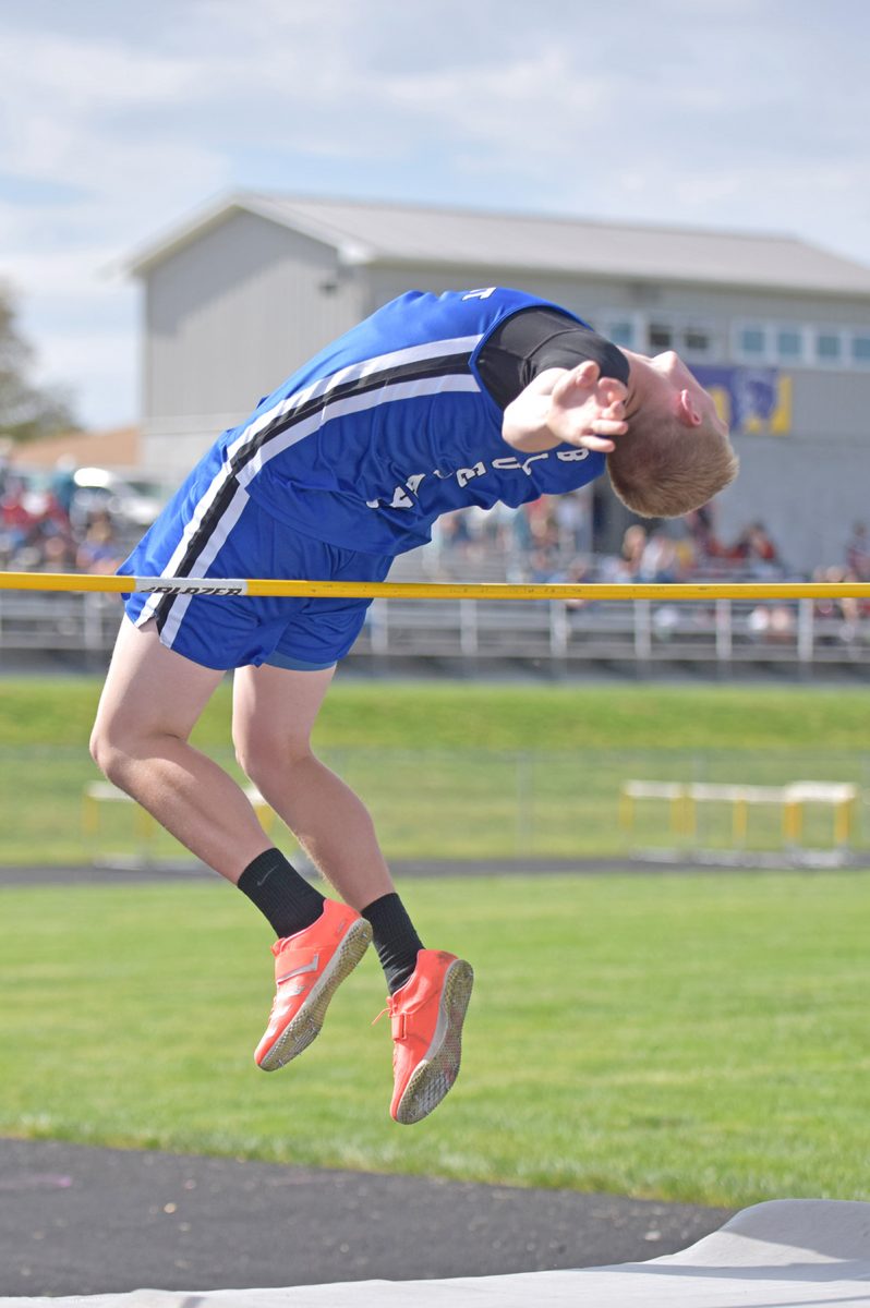Athletes compete at Panther Relays - Farmer Publishing