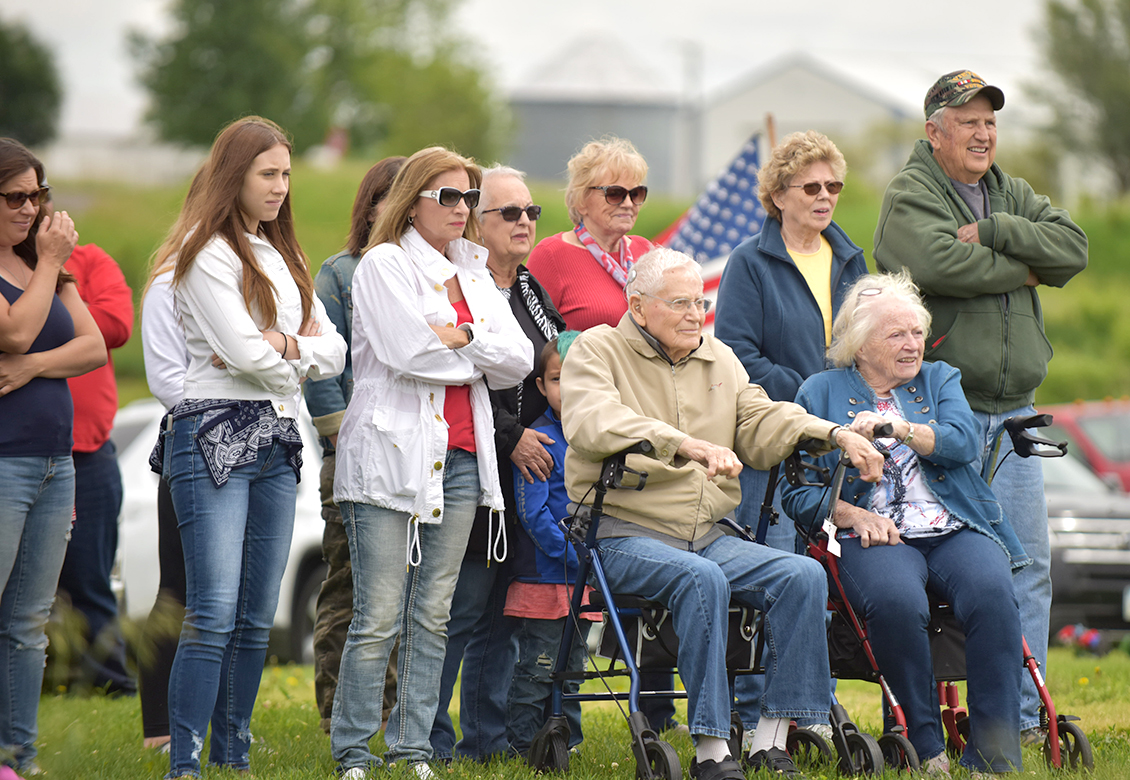 Memorial Day services honor those who gave all - Farmer Publishing