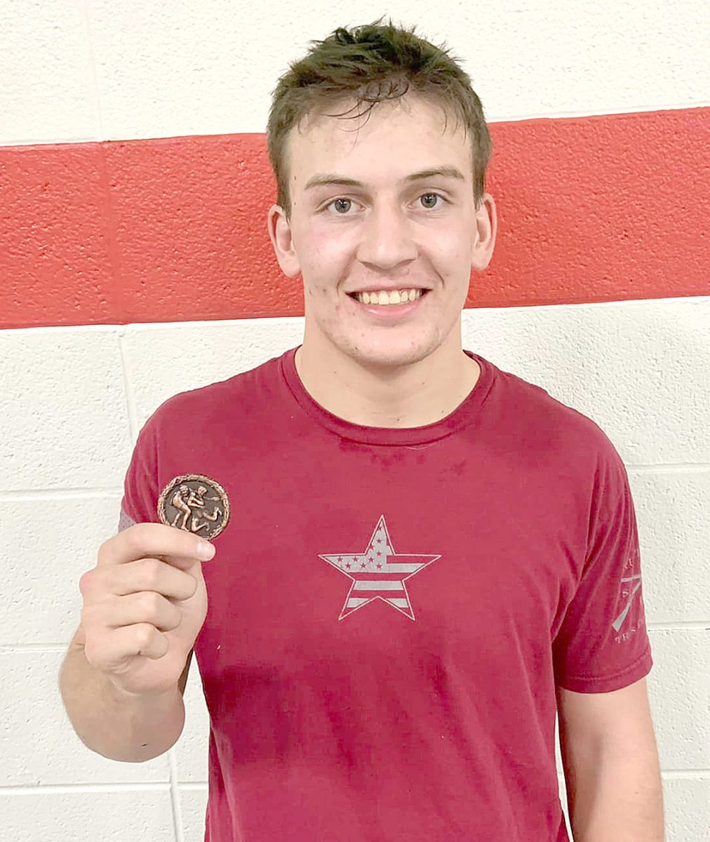 East Atchison and Rock Port wrestlers compete in Mid-Buchanan - Farmer ...