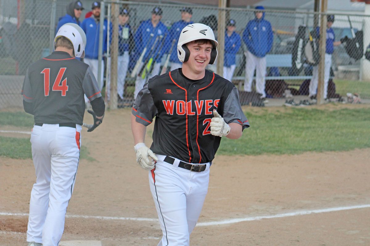 Wolves win big at home - Farmer Publishing