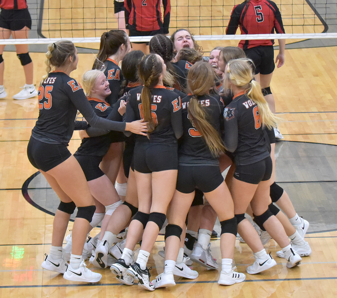 Lady Wolves headed to state semifinal - Farmer Publishing