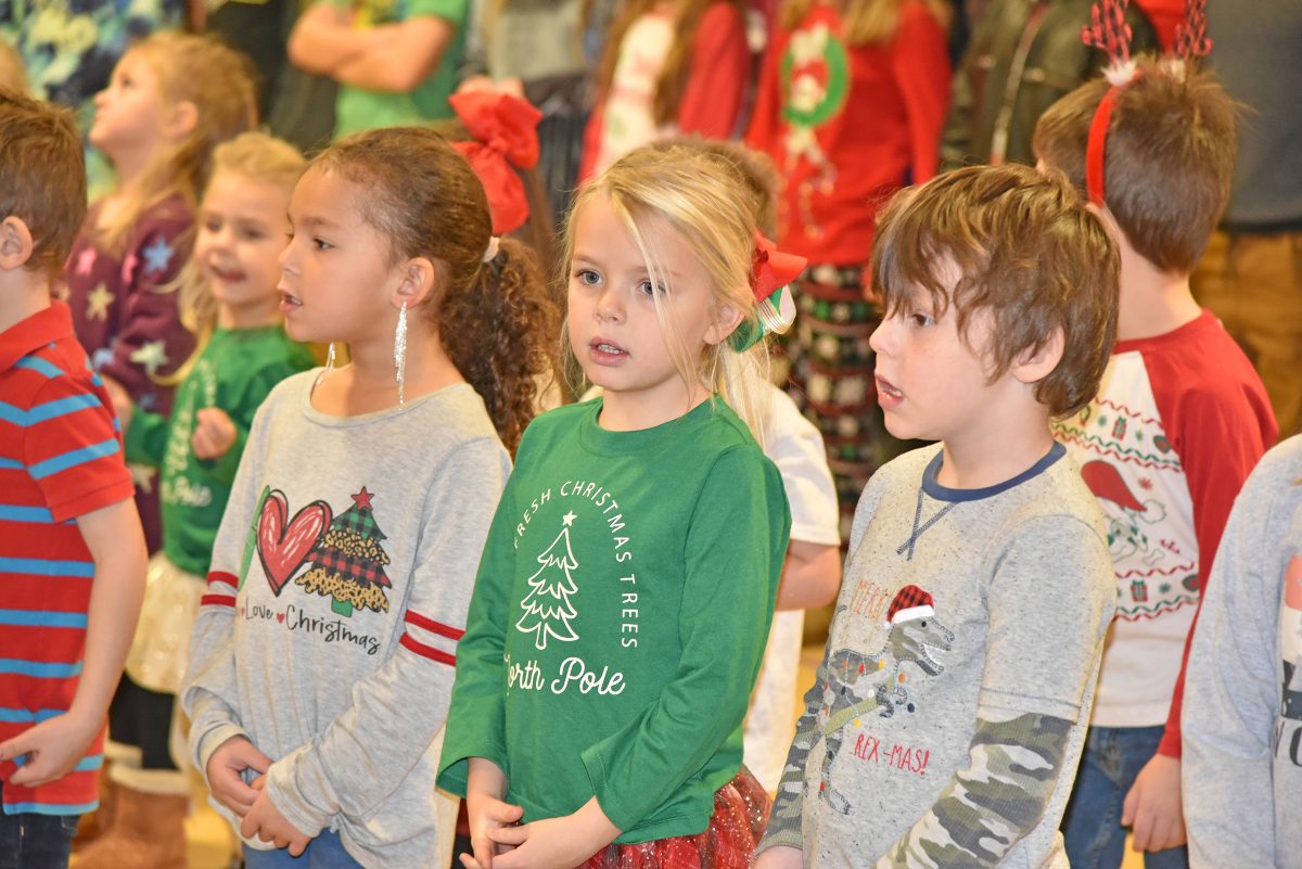 Tarkio Elementary students serenade families at Sing Around the Tree ...