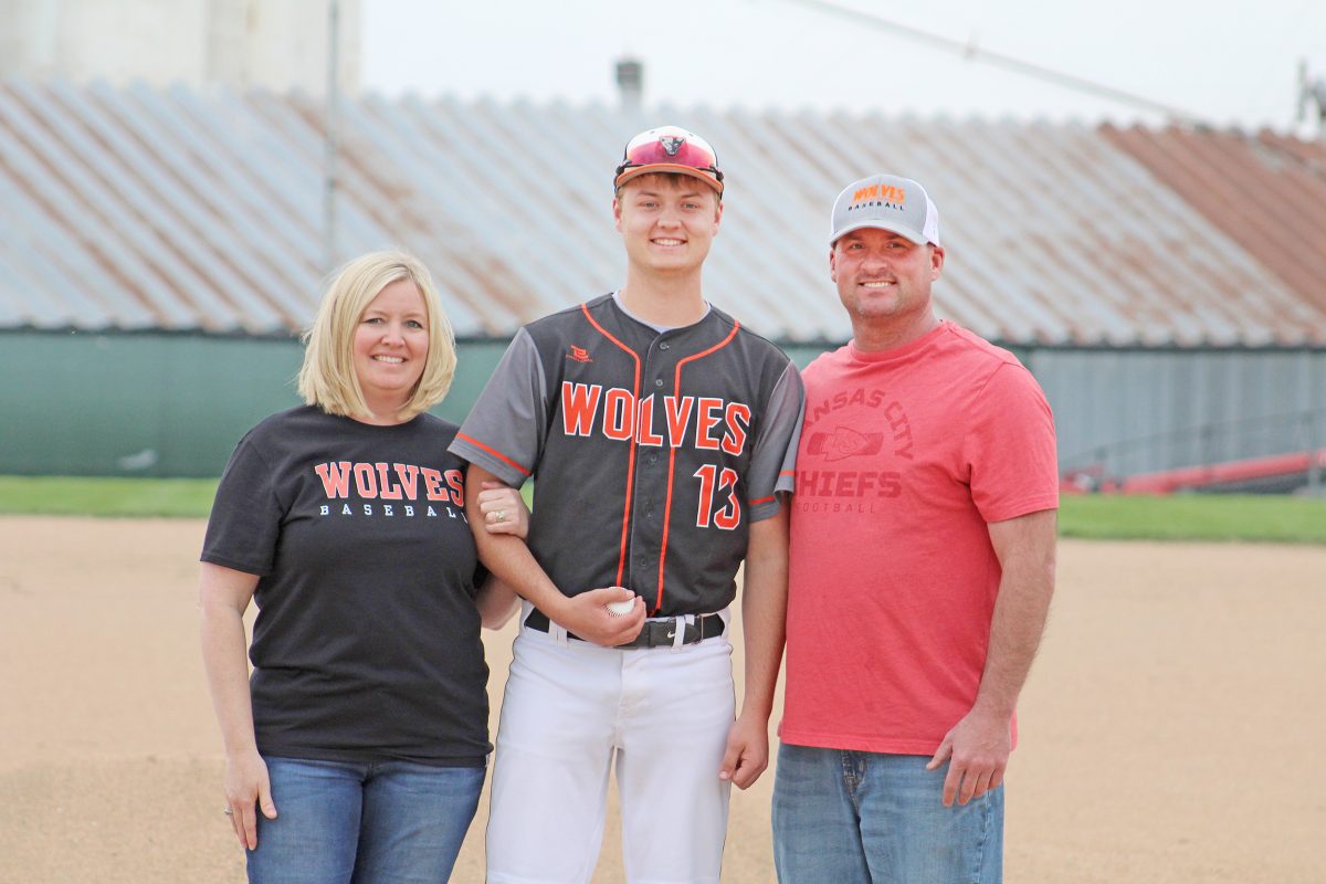 Wolves win senior night games against Nodaway Valley - Farmer Publishing
