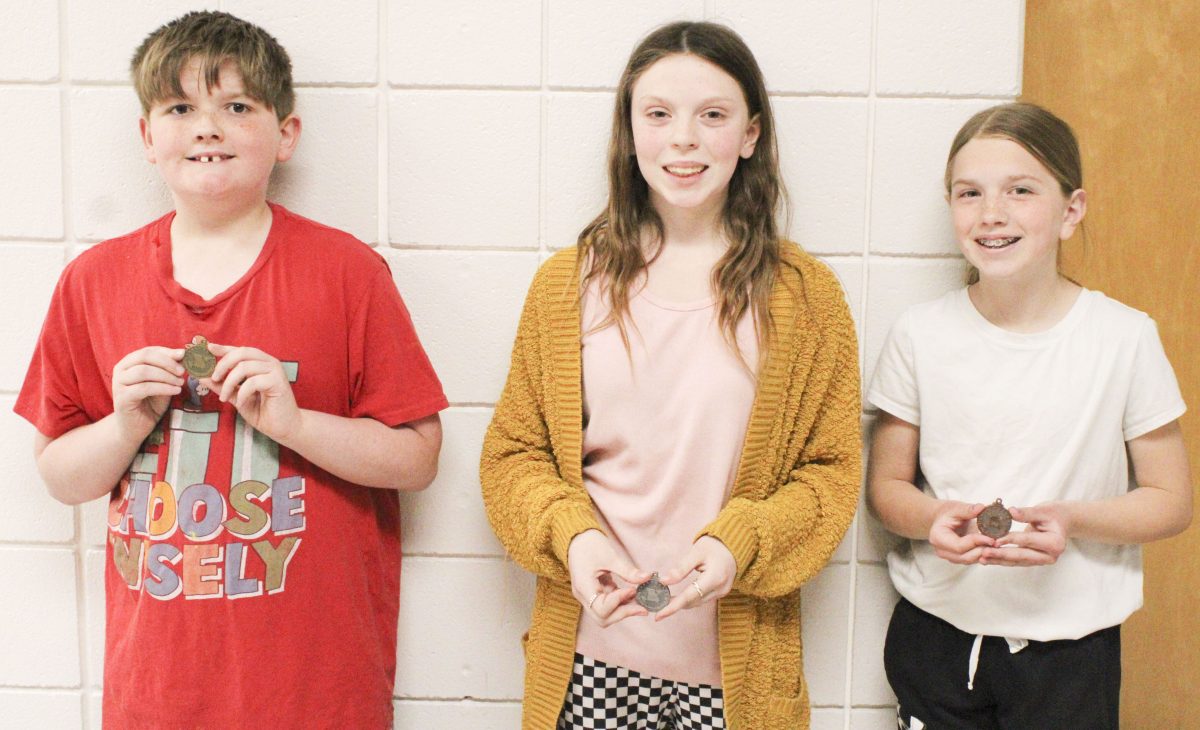 275 Conference Spelling Bee held at Nodaway-Holt High School - Farmer ...