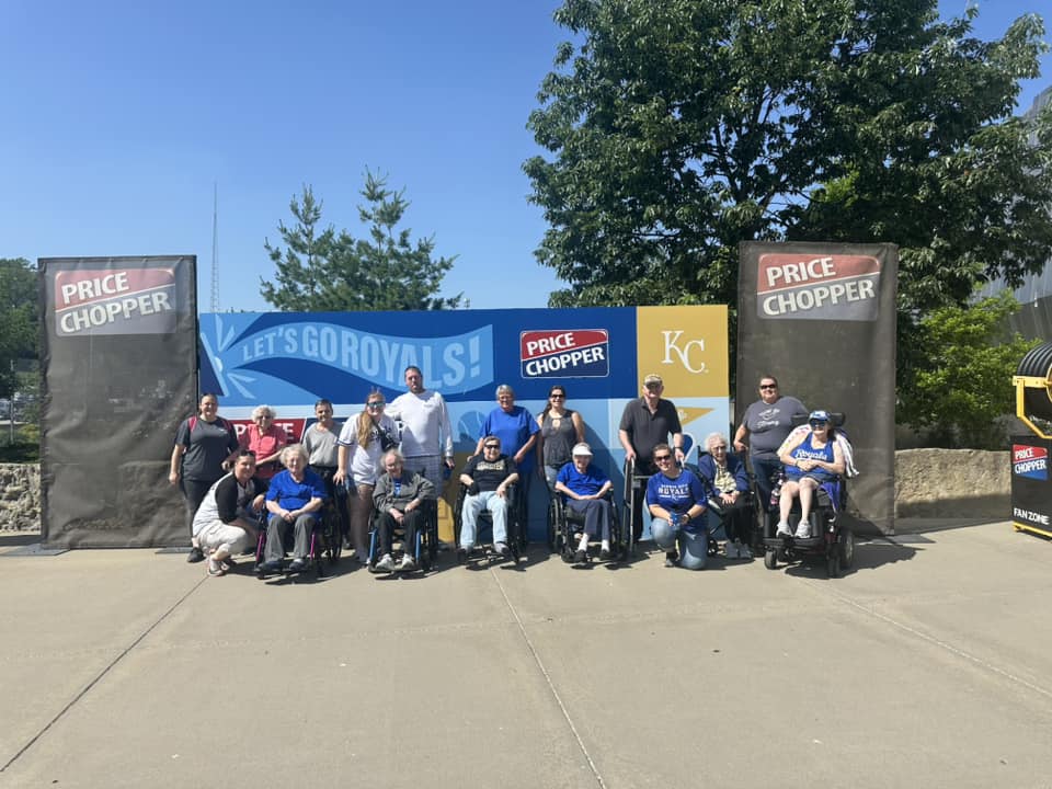 Nursing home residents attend Royals game - Farmer Publishing