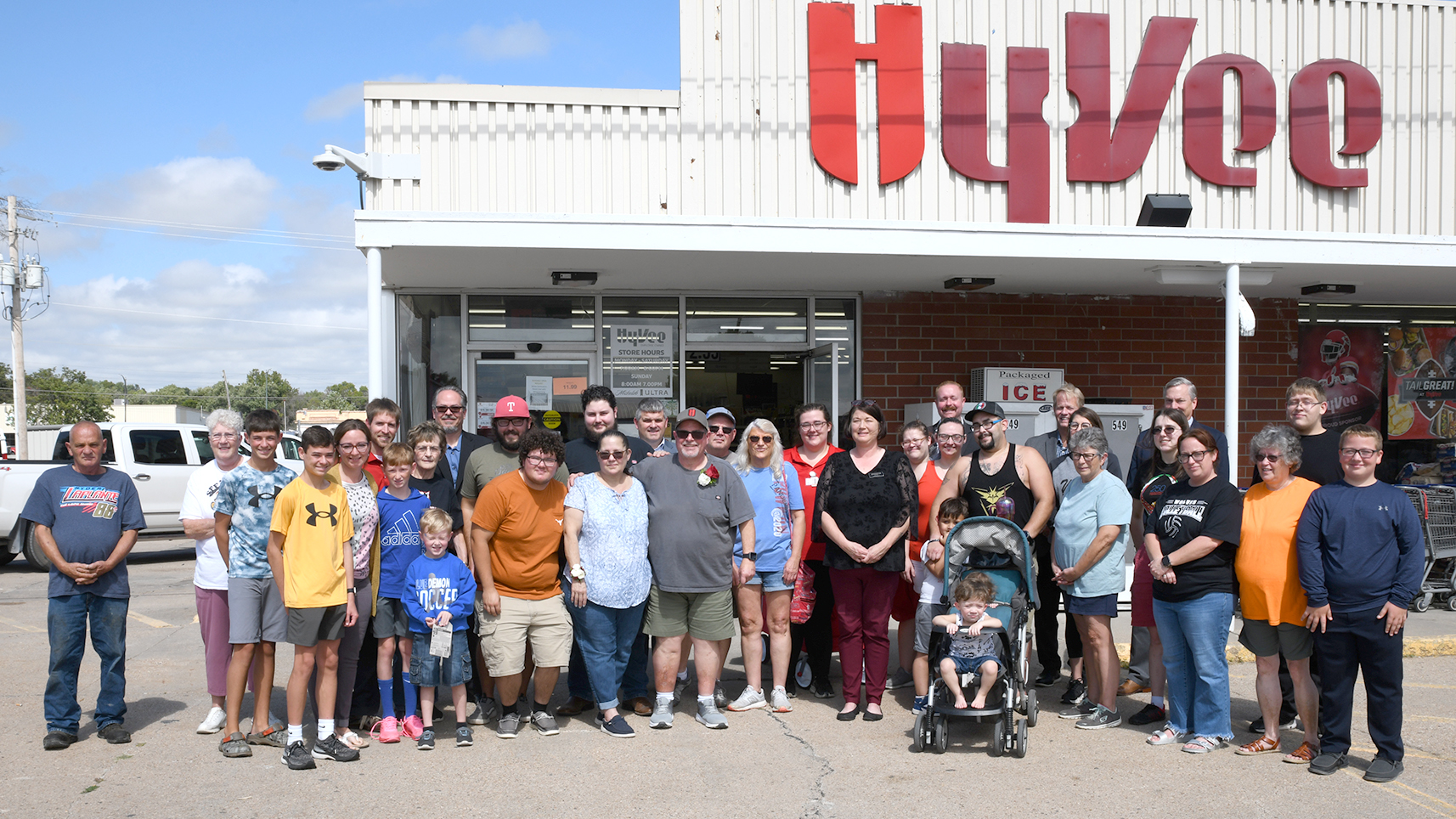 Atchison County Hy-Vee employee receives company’s highest customer ...