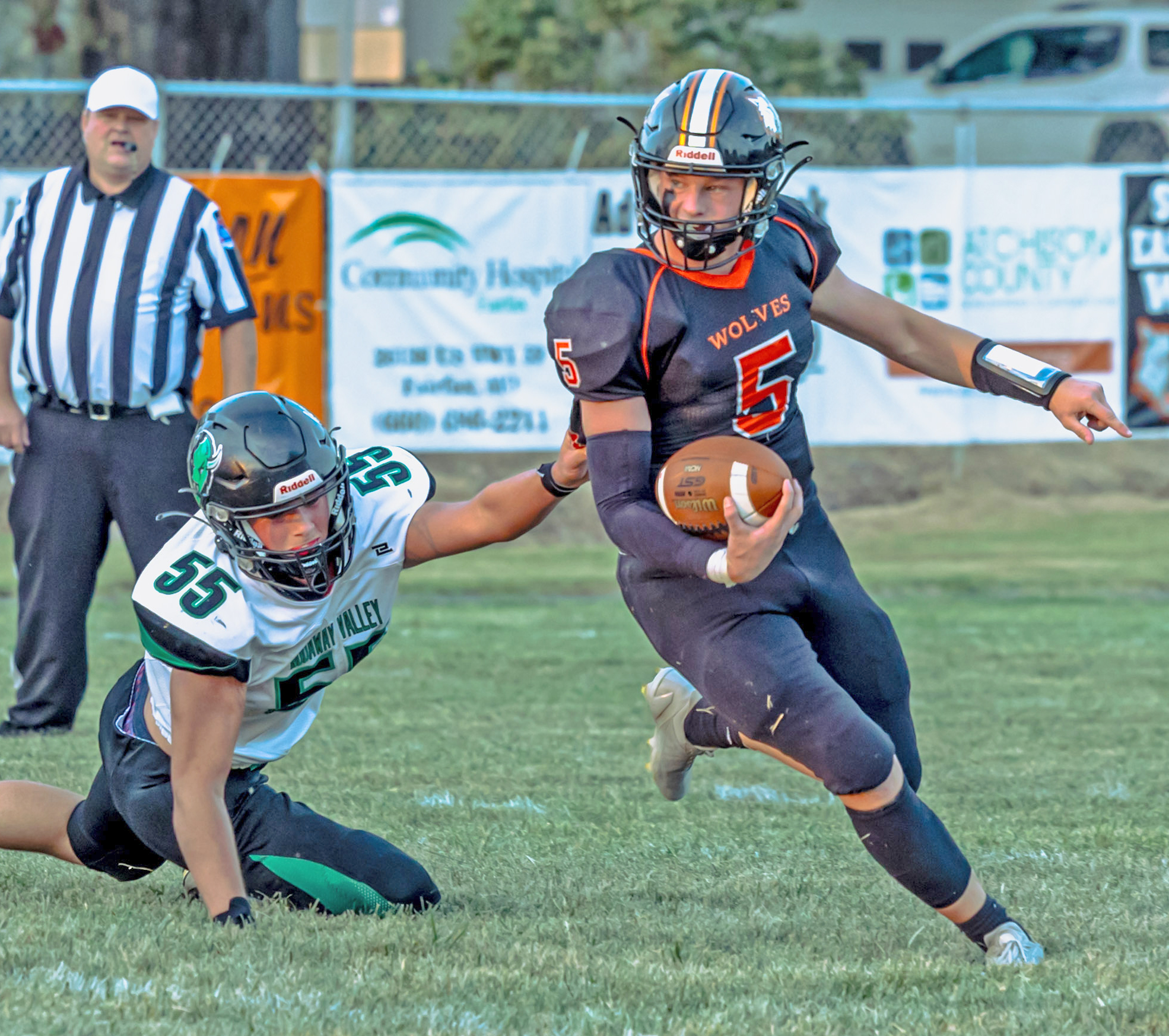 Nodaway Valley Thunder defeats EA Wolves 44-18 - Farmer Publishing