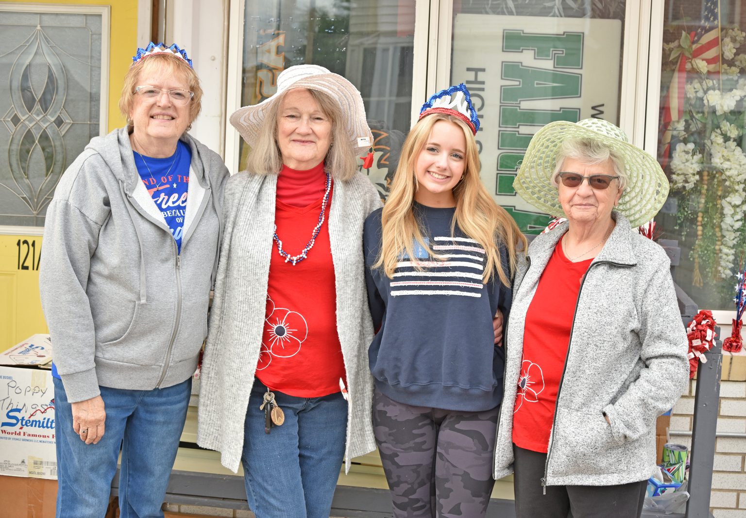 Auxilians hand out poppies on Memorial Day weekend - Farmer Publishing