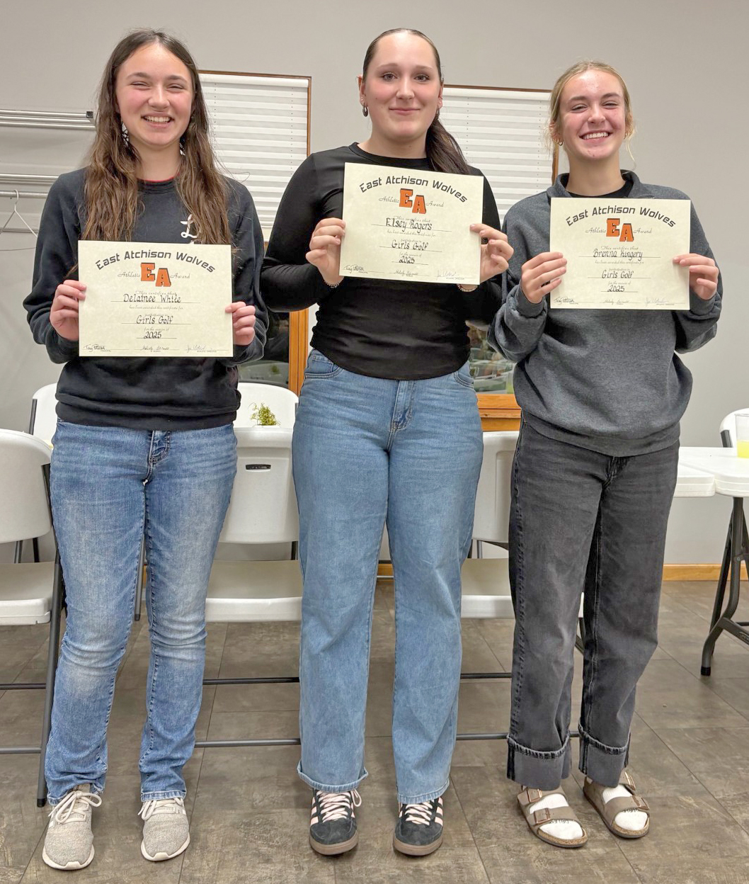 Lady Wolves honored at golf awards banquet - Farmer Publishing